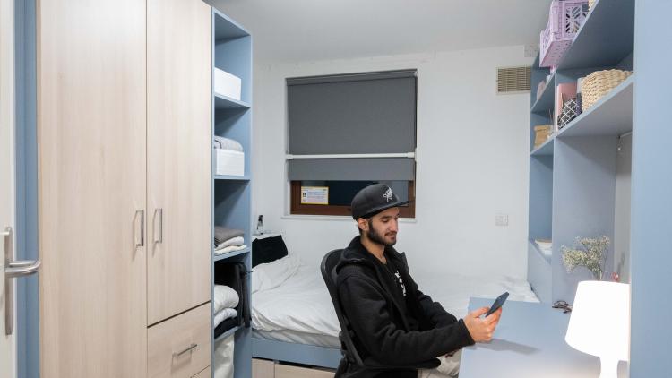 Seething Wells | Kingston University London