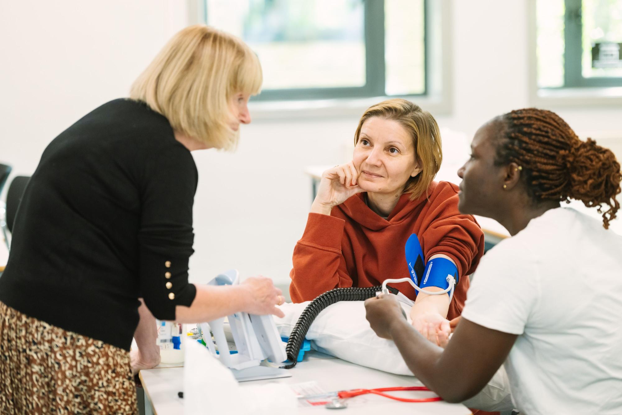 Nursing Associate FdSc Apprenticeship | Kingston University London