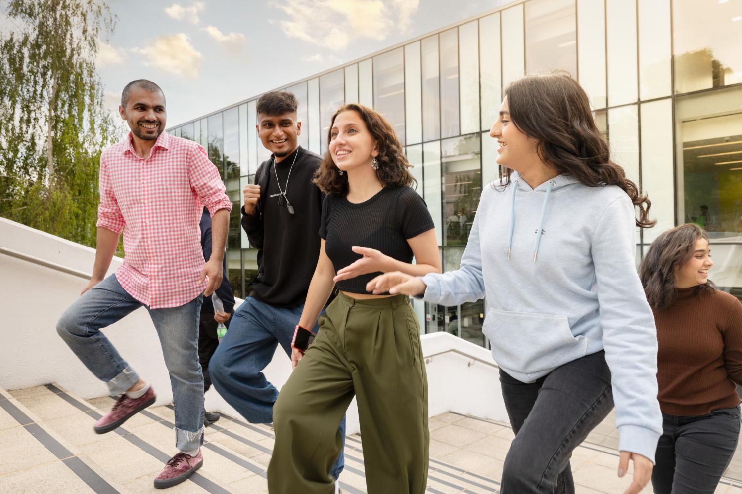 Summer School Classes | Kingston University London