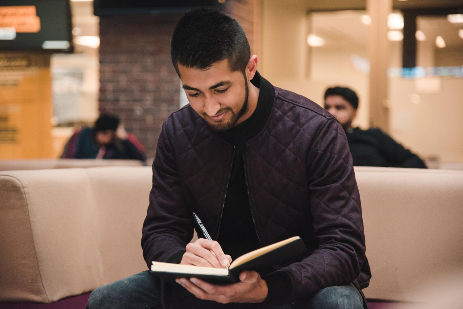 English language programmes | Kingston University London