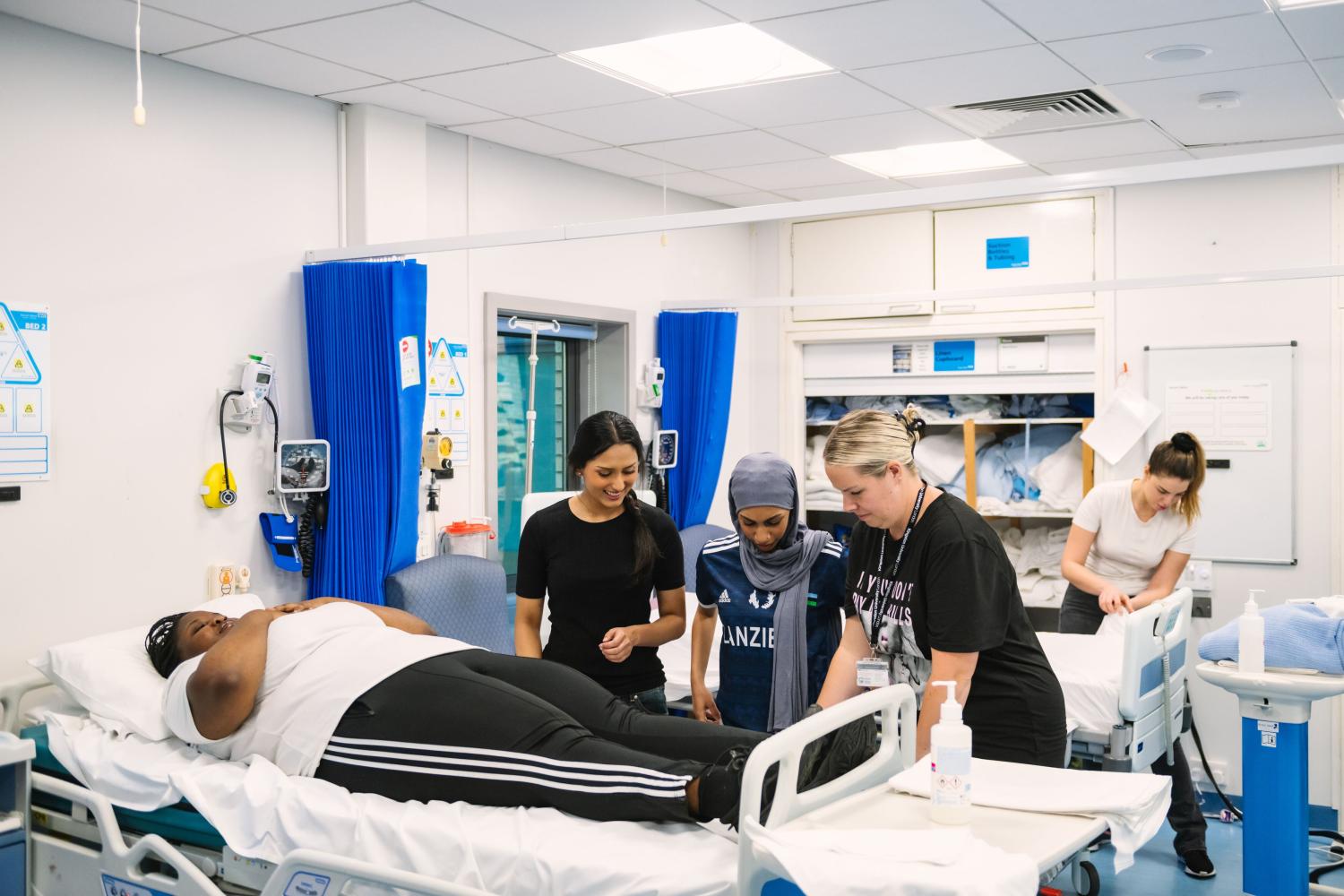 Nursing Associate FdSc Apprenticeship | Kingston University London