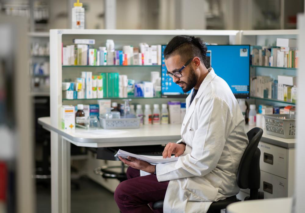 Healthcare pioneer Dame Elizabeth Anionwu opens Kingston University's state-of-the-art immersive ...